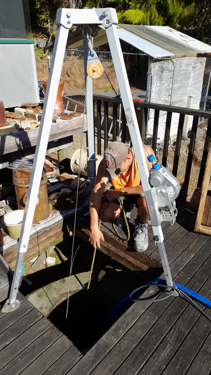 Cleaning out tank - Galaxie Drainage Ltd | Drain Layers Auckland